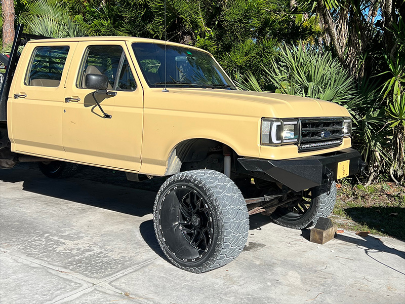 1989 Ford F-350 - 24x14 TIS Offroad Wheels LT35x14.50R24 Venom Power Tires