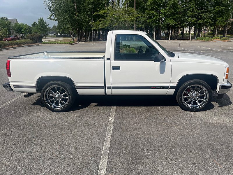 1996 GMC C1500 - 20x8.5 Ridler Wheels 245/45R20 Lexani Tires