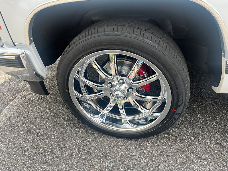 1996 GMC C1500 - 20x8.5 Ridler Wheels 245/45R20 Lexani Tires