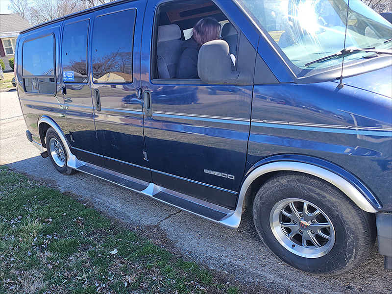 2000 GMC Savana 1500 - 15x8 Vision Wheels 235/75R15 Hankook Tires