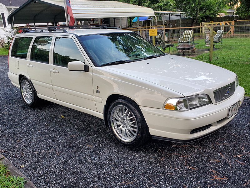 2000 Volvo V70 - 17x7.5 Voxx Wheels 215/50R17 Advanta Tires