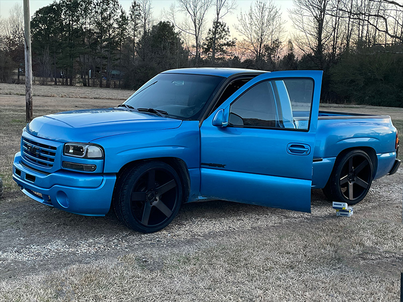 2003 GMC Sierra 1500 - 22x9.5 Dub Wheels 265/35R22 Toyo Tires
