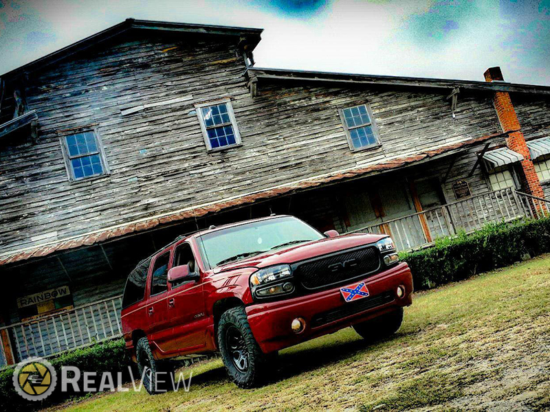 2004 GMC Yukon XL 1500 - 295/70R17 Nitto Tires