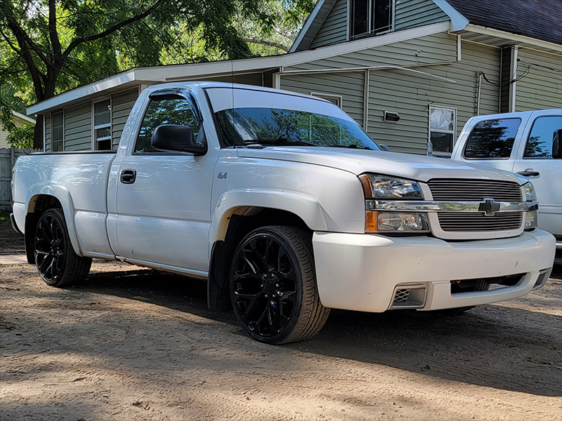 2004 Chevrolet Silverado 1500 - 22x9 OE Performance Wheels 255/30ZR22 ...