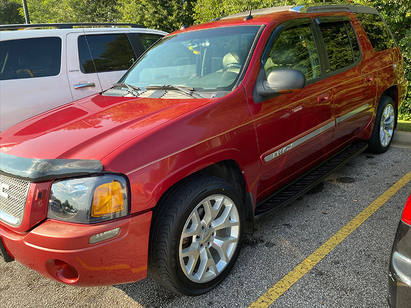 2004 GMC Envoy XUV - 20x9 Factory Reproductions Wheels 265/45R20 ...