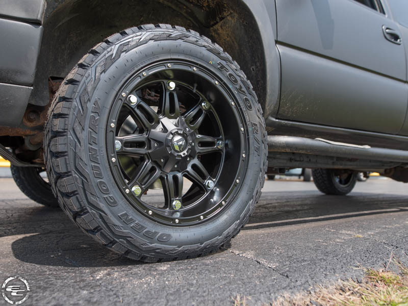 2005 Chevrolet Silverado 2500 HD - 20x10 Fuel Offroad Wheels 285/55R20 ...