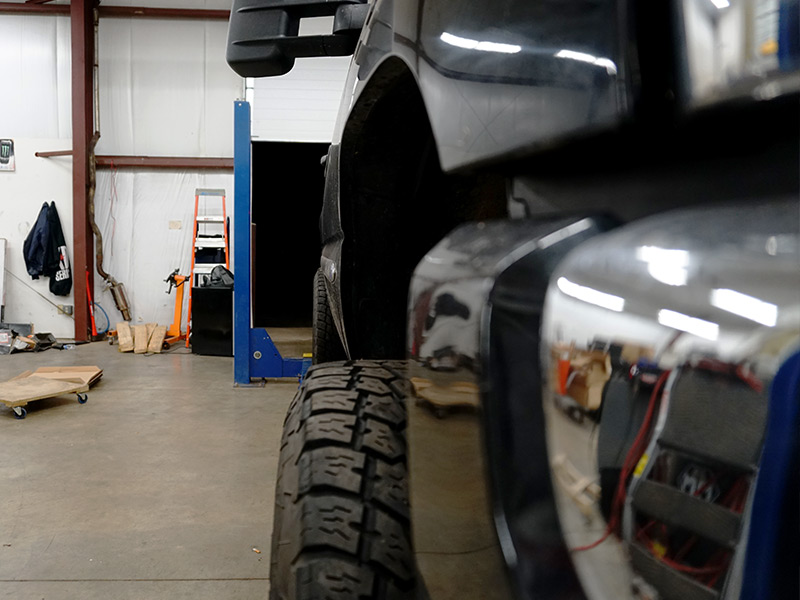 2005 GMC Sierra 1500 - Rough Country 6-inch Non-Torsion Drop Suspension ...