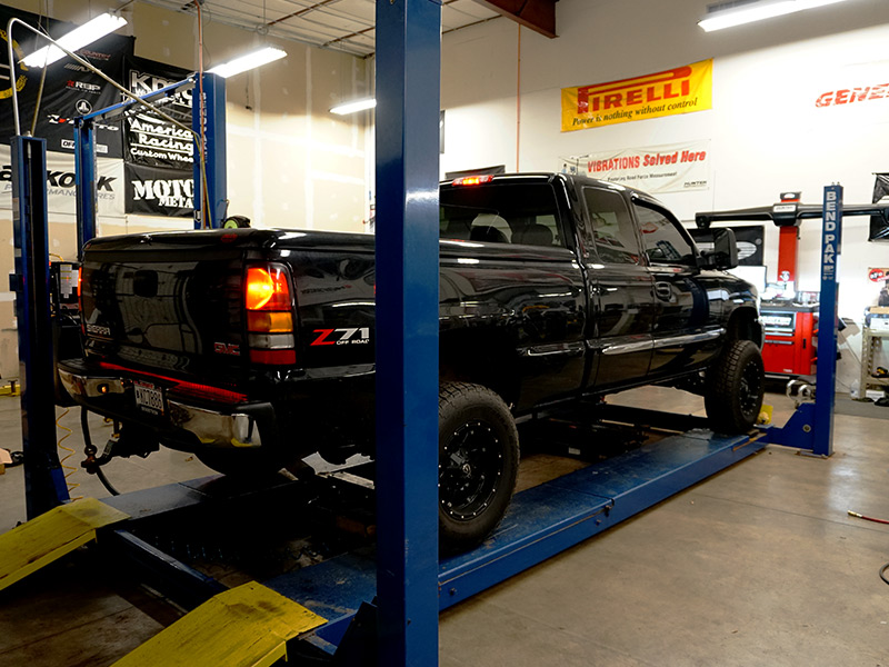 2005 GMC Sierra 1500 - Rough Country 6-inch Non-Torsion Drop Suspension ...