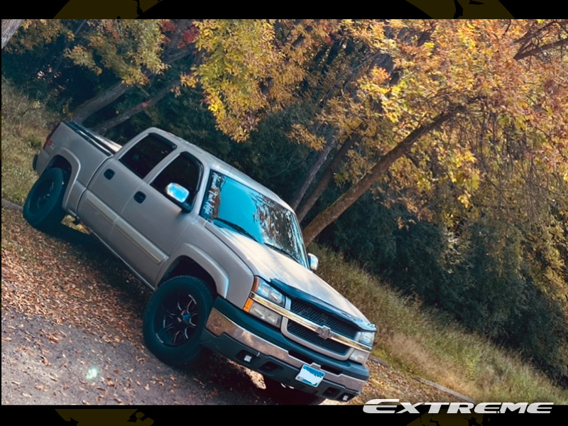 2005 Chevrolet Silverado 1500 - 18x10 Moto Metal Wheels LT275/65R18 ...