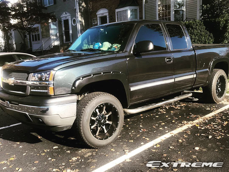 2005 Chevrolet Silverado 1500 - 20x12 Moto Metal Wheels 275/60R20 ...