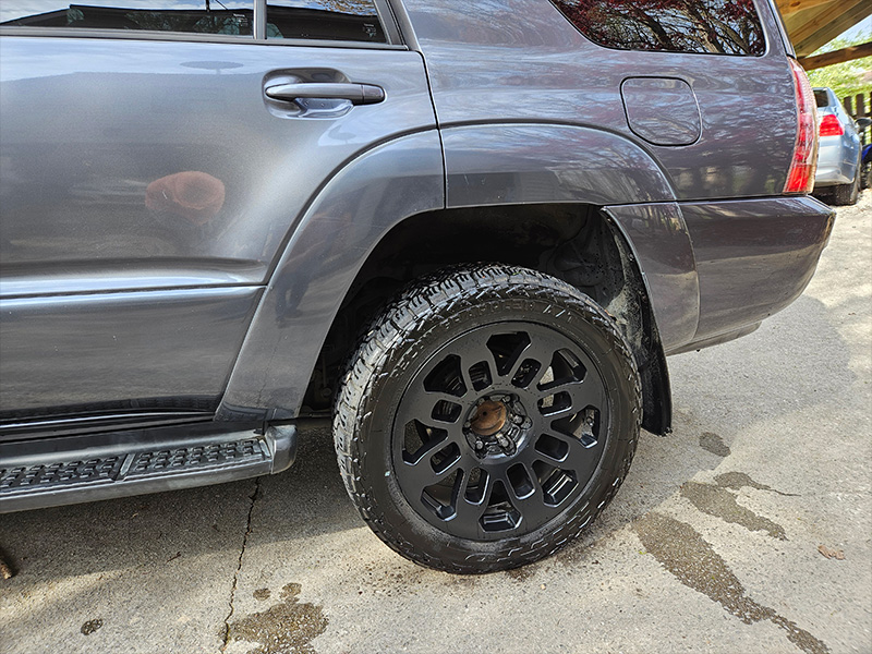 2005 Toyota 4Runner - 20x9 Prostyle Wheels 265/50R20 Nitto Tires
