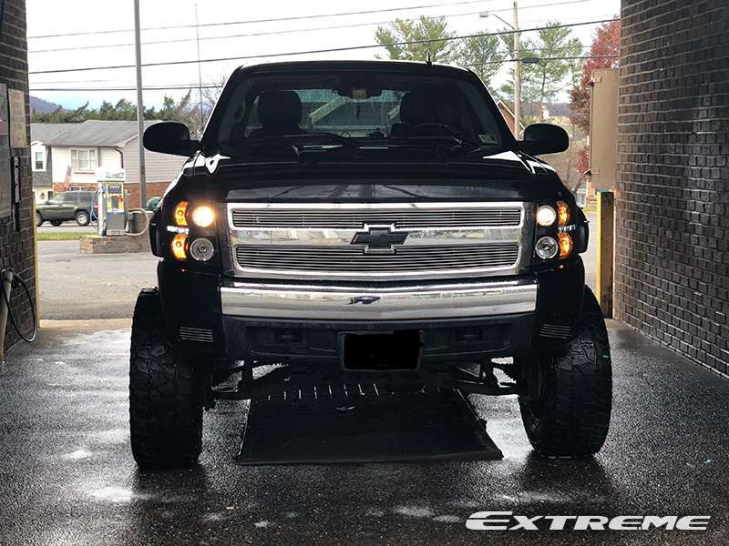 2007 Chevrolet Silverado 1500 - 18x9 XD Series Wheels 37x13.5R18 Mickey ...