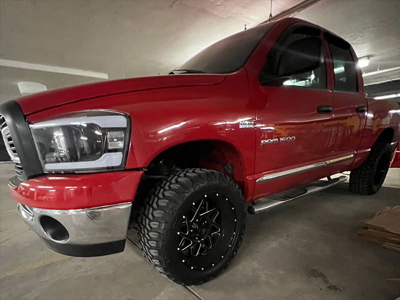 2007 Dodge Ram 1500 - 20x10 Buck Commander Wheels LT33x12.50R20 Haida Tires