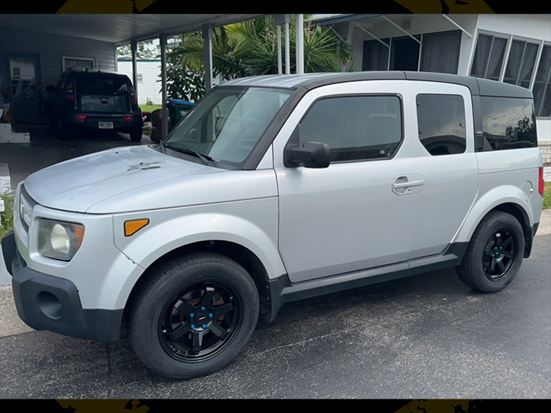 2007 Honda Element - 17x8 Avid 1 Wheels