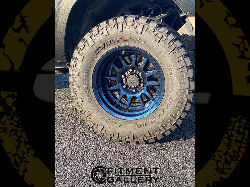 2007 Toyota 4Runner - 17x9 Black Rhino Wheels 33x12.50R17 Nitto Tires
