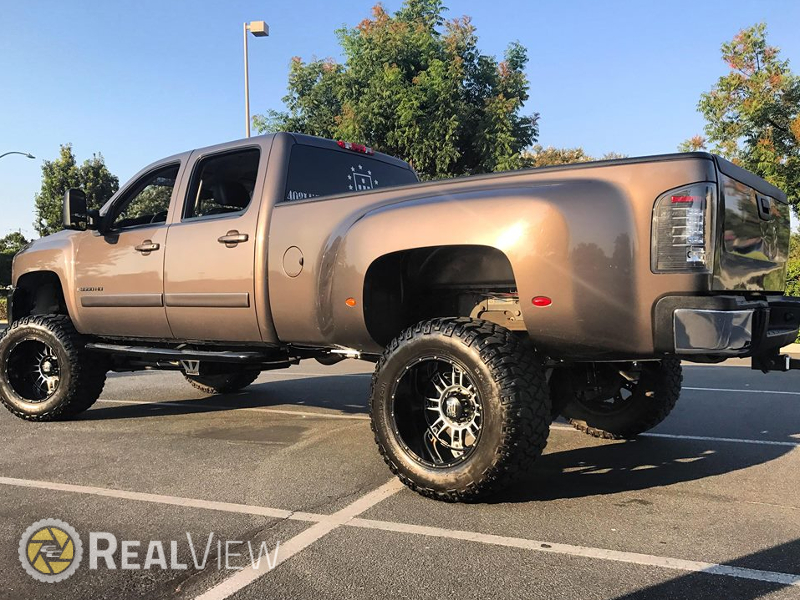 2008 Chevrolet Silverado 3500 HD - 36x15.5R20 Mickey Thompson Tires