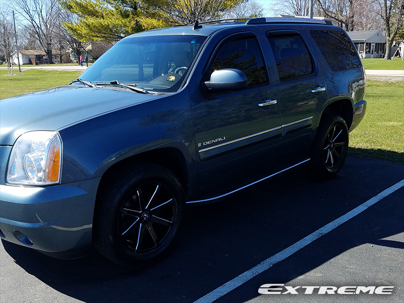 2008 GMC Yukon - 20x8.5 Dub Wheels LT265/60R20 Nitto Tires