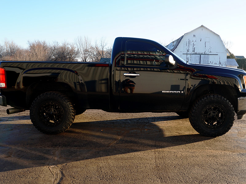 2009 GMC Sierra 1500 - 18x9 XD Series Wheels 285/65R18 Nitto Tires