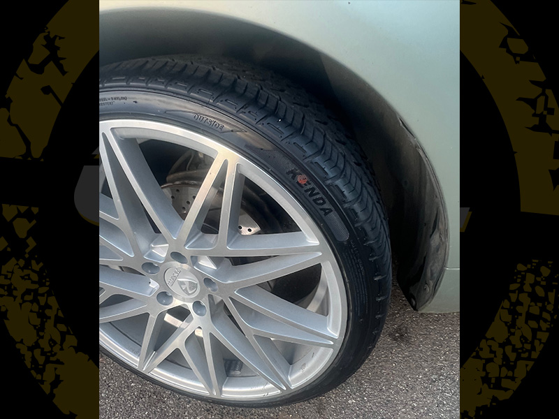 2009 Toyota Avalon - 20x8.5 Ravetti Wheels 225/35ZR20 Kenda Tires