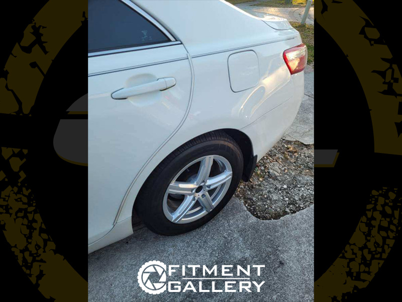 2009 Toyota Camry - 16x7 Vision Wheels 215/60R16 Dunlop Tires