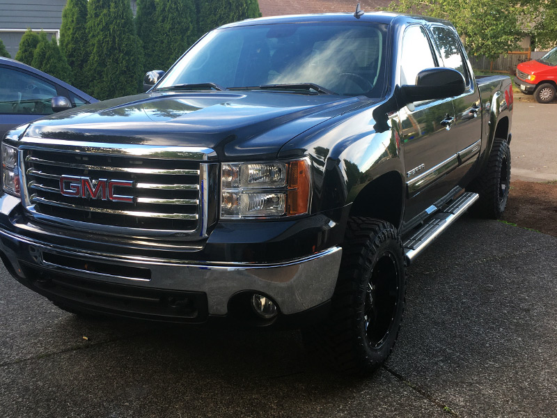 2010 GMC Sierra 1500 - 18x10 Moto Metal Wheels 33x12.5R18 Atturo Tires ...