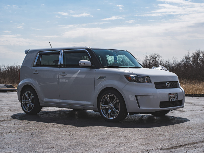 2010 Scion xB - 225/40R18 Toyo Tires