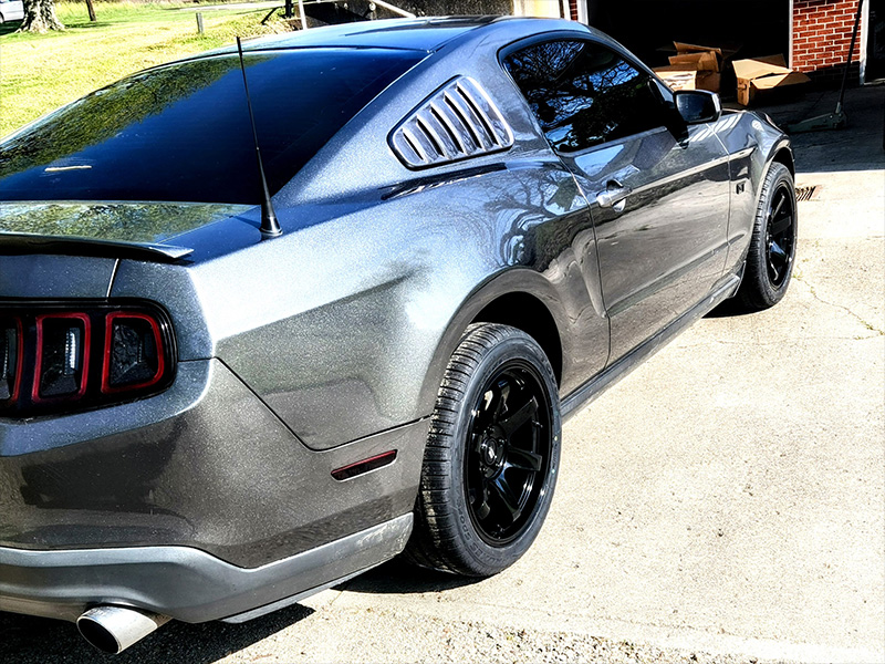 2010 Ford Mustang - 18x9.5 MST Wheels 275/40R18 Toyo Tires
