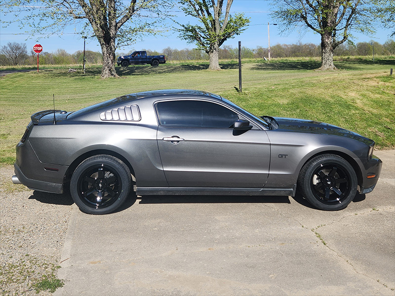 2010 Ford Mustang - 18x9.5 MST Wheels 275/40R18 Toyo Tires