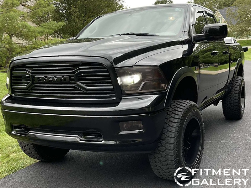 2011 Ram 1500 - 20x12 Motiv Offroad Wheels 35x12.50R20 AMP Tires