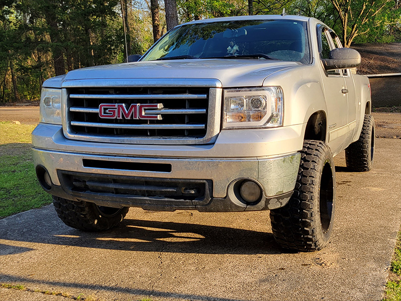 2012 GMC Sierra 1500 - 20x12 Moto Metal Wheels LT33x12.50R20 Ironman Tires