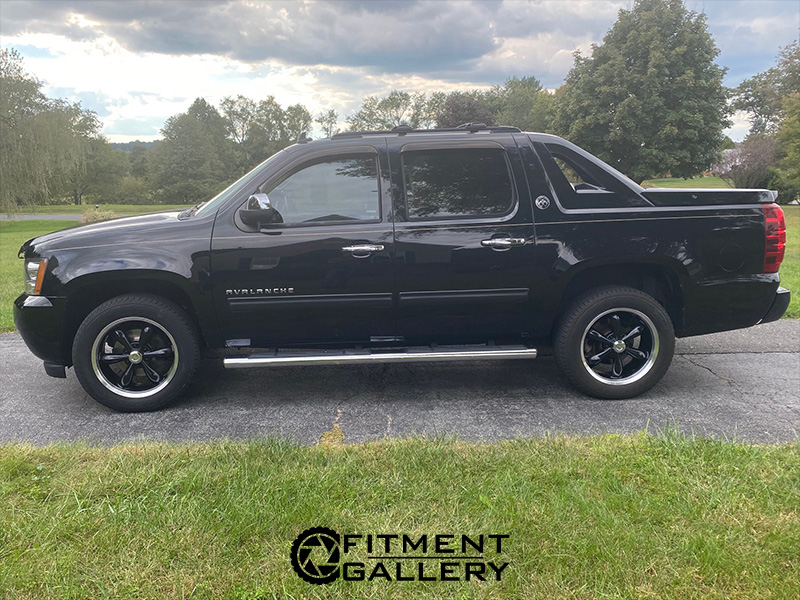 2013 Chevrolet Avalanche - 20x9 Vision Wheels P275/55R20 Bridgestone Tires
