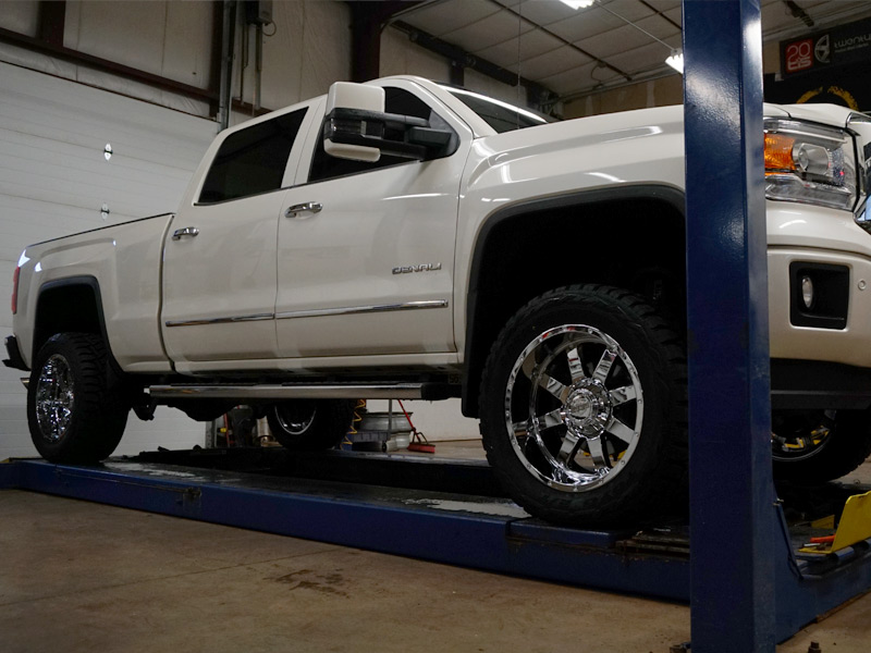 2014 GMC Sierra 1500 20x10 Gear Alloy Toyo LT33x12.5R20