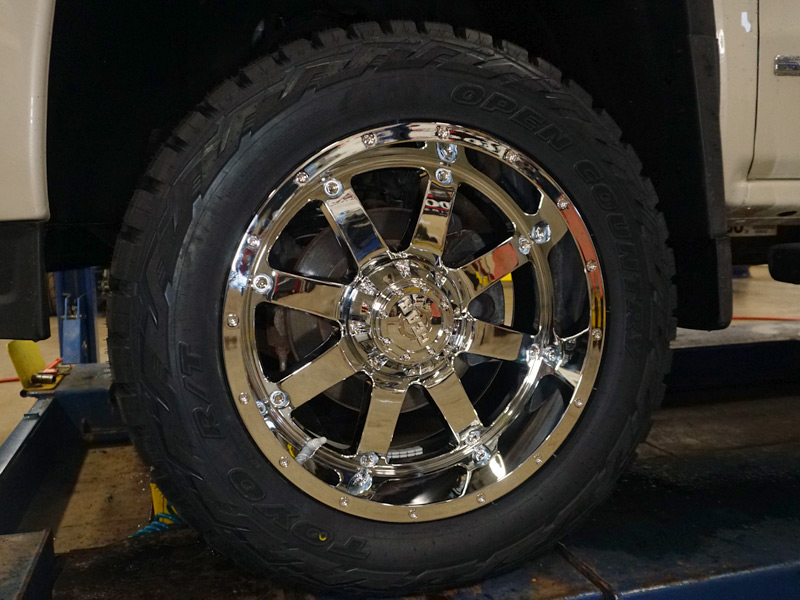 2014 GMC Sierra 1500 20x10 Gear Alloy Toyo LT33x12.5R20