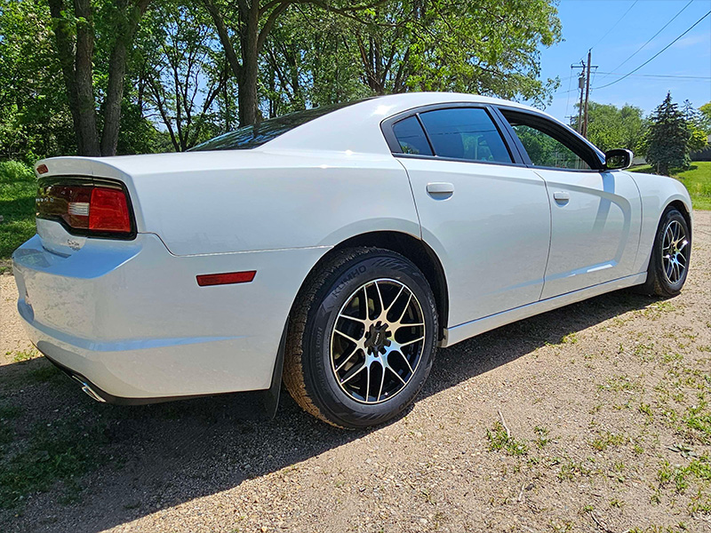 2014 Dodge Charger - 18x8 Motiv Wheels 225/60R18 Kumho Tires
