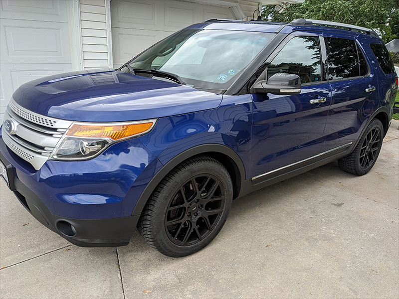 2014 Ford Explorer - 20x8.5 Voxx Wheels 255/50R20 Pirelli Tires