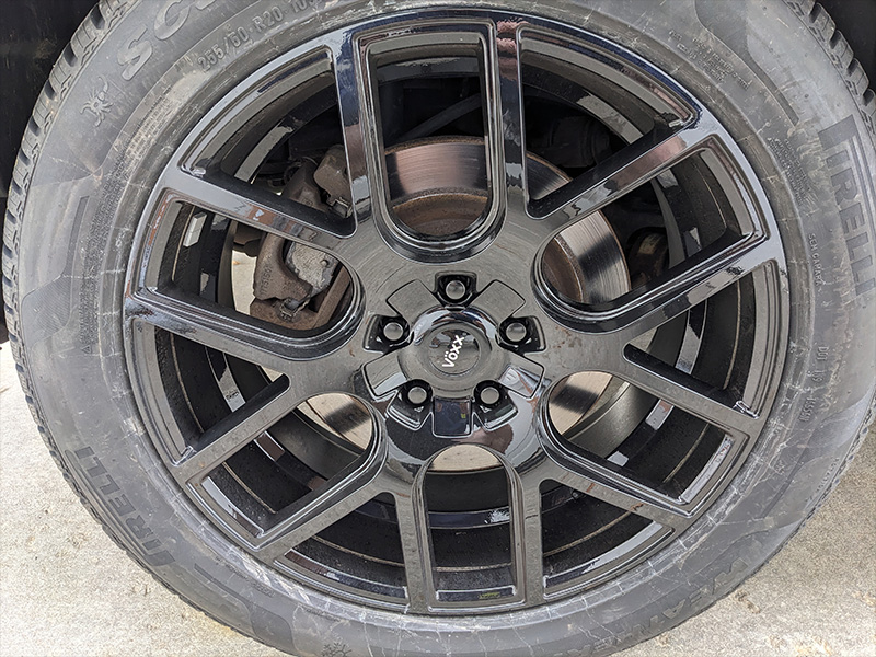 2014 Ford Explorer - 20x8.5 Voxx Wheels 255/50R20 Pirelli Tires