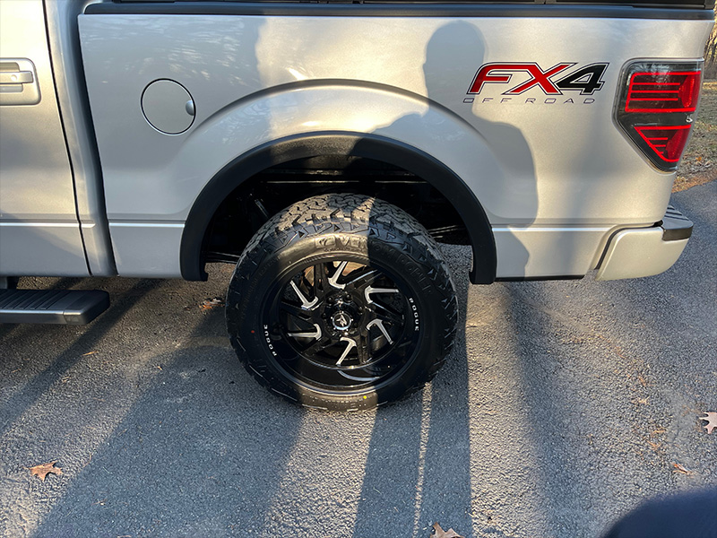 2014 Ford F-150 - 20x10 Rogue Truck Wheels LT275/60R20 Venom Power Tires