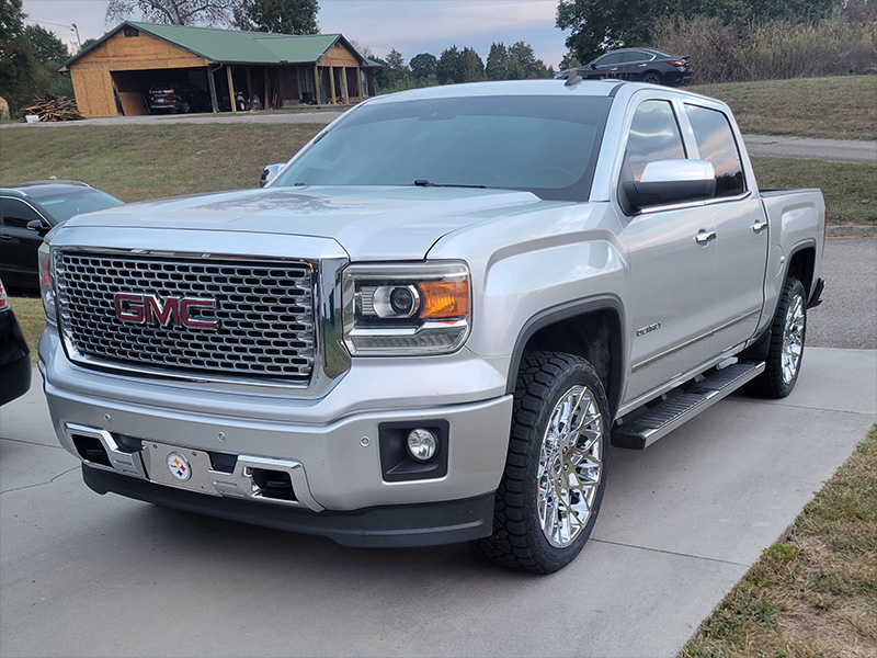 2014 GMC Sierra 1500 - 22x9.5 Strada Wheels 285/45R22 Nitto Tires