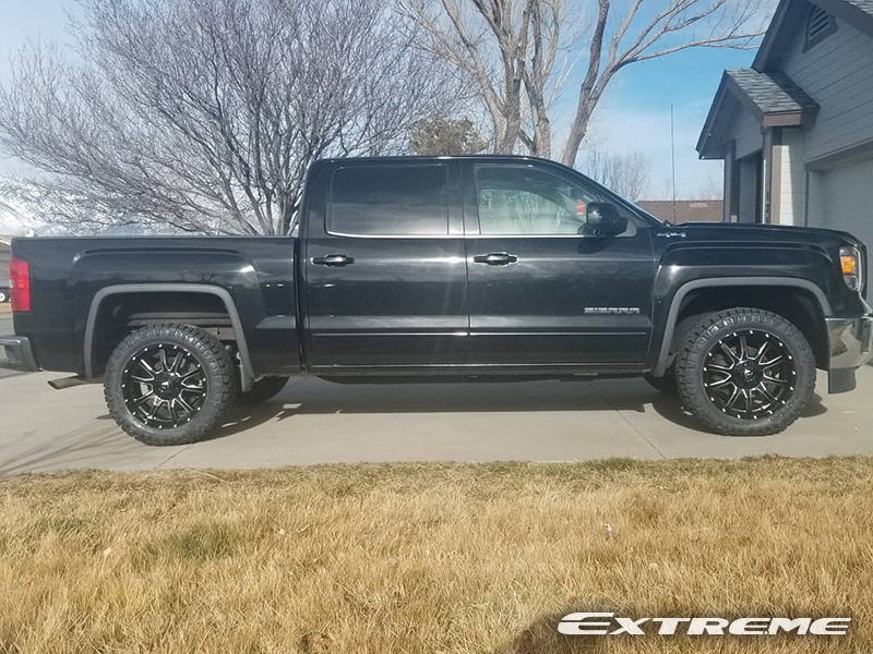 2014 GMC Sierra 1500 - 20x9 Fuel Offroad Wheels 275/55R20 Nitto Tires