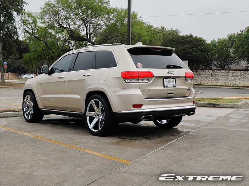 2014 Jeep Grand Cherokee - 22x9.5 Strada Wheels 285/40R22 Lexani Tires