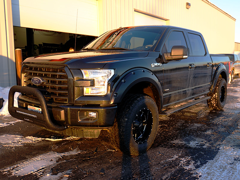 2015 Ford F-150 - 18x10 Moto Metal Wheels 325/60R18 Toyo Tires