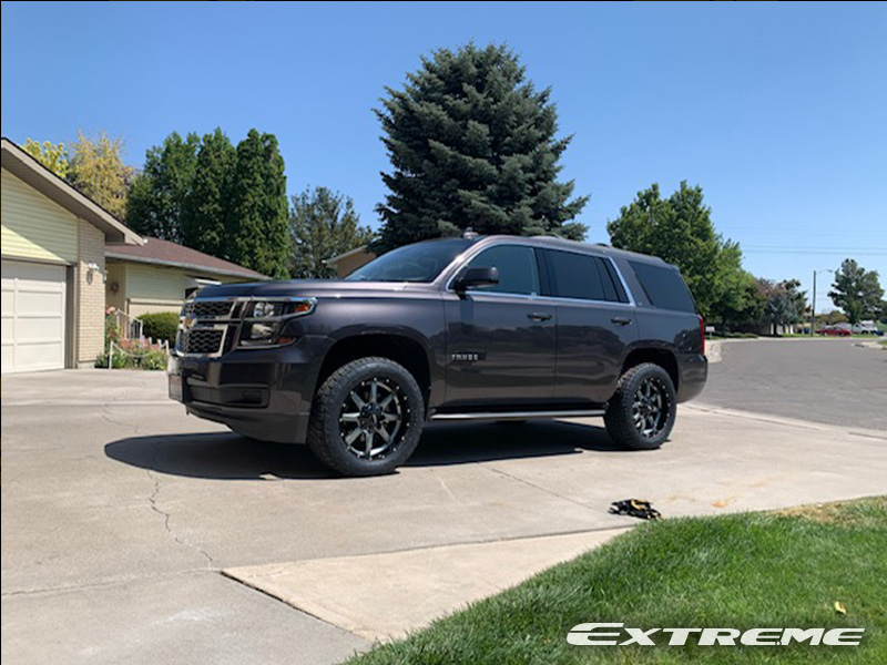 2015 Chevrolet Tahoe - 20x9 Moto Metal Wheels 275/55R20 Nitto Tires