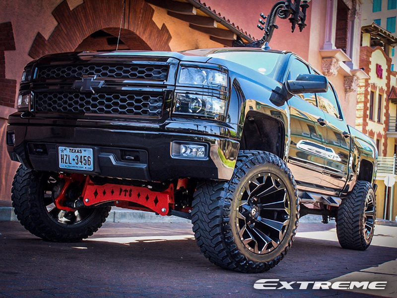 2015 Chevrolet Silverado 1500 - 22x12 Fuel Offroad Wheels 33x12.5R20 ...