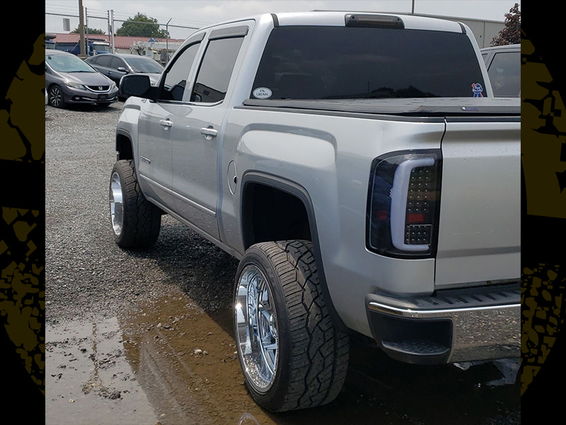 2015 GMC Sierra 1500 - 22x12 Gear Offroad Wheels 305/40R22 Nitto Tires