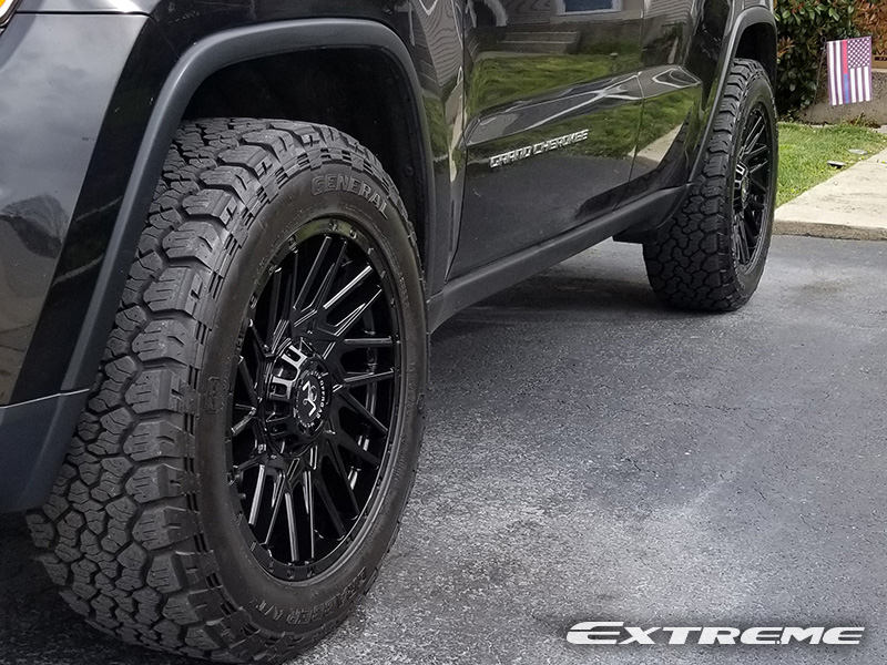 2015 Jeep Grand Cherokee - 20x9 Motiv Wheels 265/60r20 General Tires