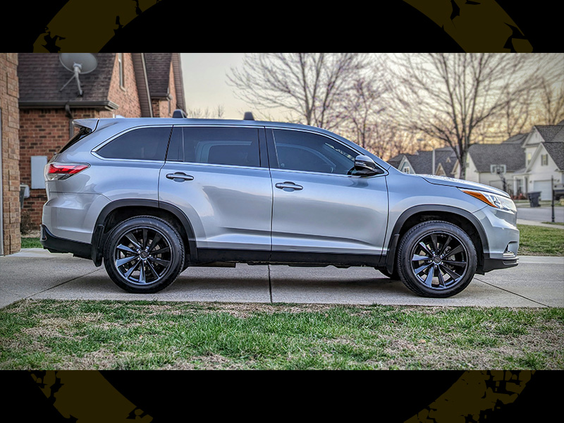 2015 Toyota Highlander - 20x10.5 tsw Wheels 275/45R20 Yokohama Tires