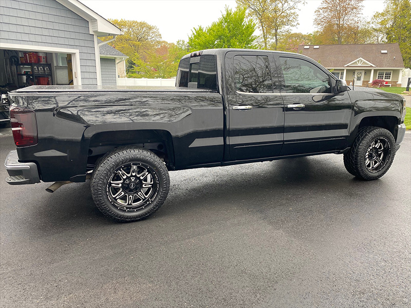 2016 Chevrolet Silverado 1500 - 20x10 Weld Off-Road Wheels 33x12.50R20 ...