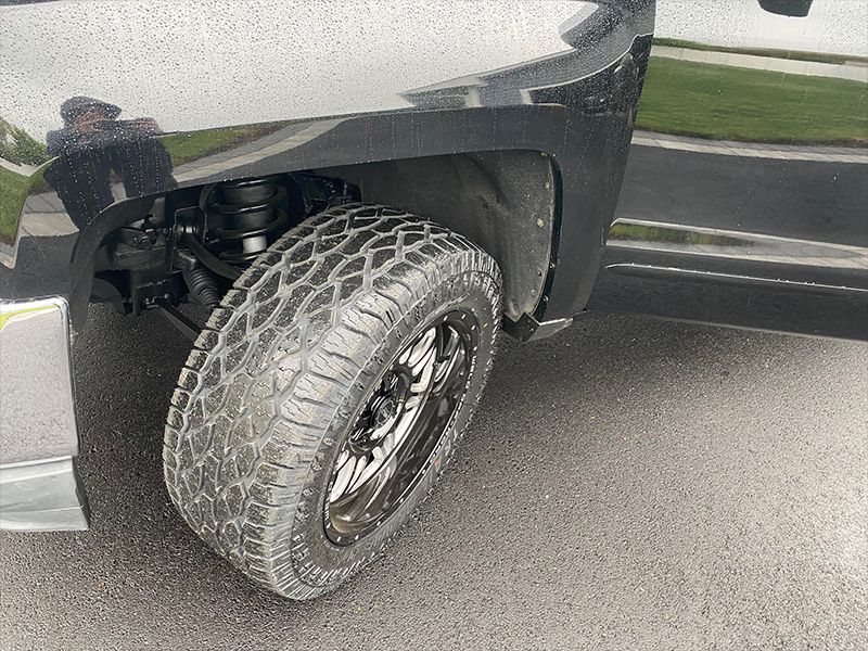 2016 Chevrolet Silverado 1500 - 20x10 Weld Off-Road Wheels 33x12.50R20 ...