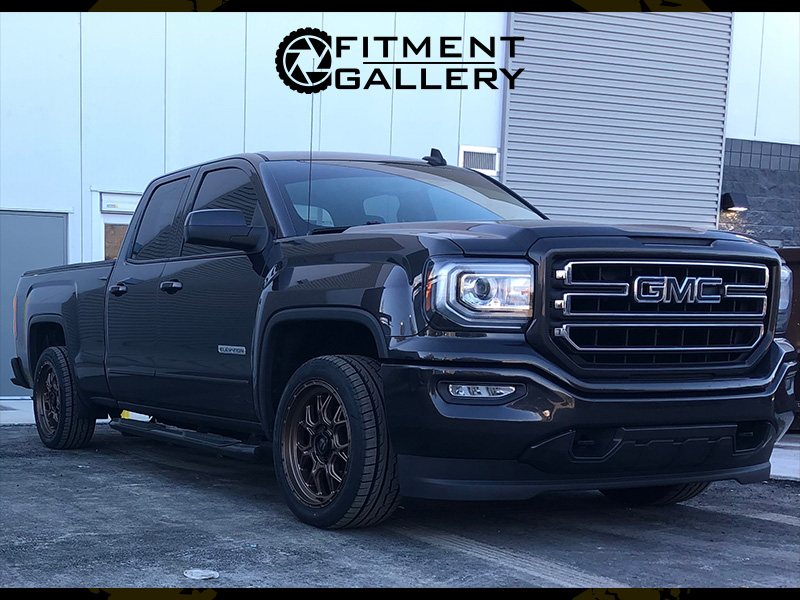 2016 GMC Sierra 1500 - 20x9 Fuel Offroad Wheels 275/45R20 Ironman Tires