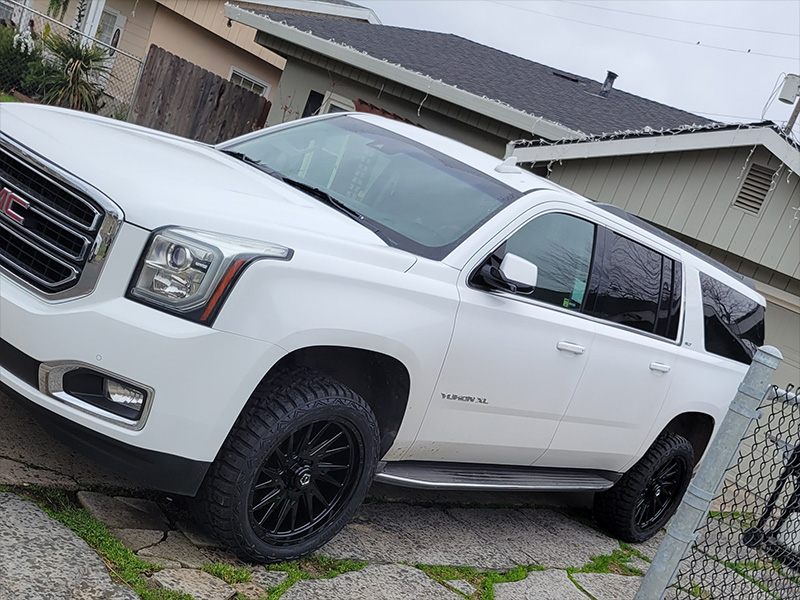 2016 GMC Yukon XL - 22x10 TIS Offroad Wheels LT33x12.50R22 Haida Tires